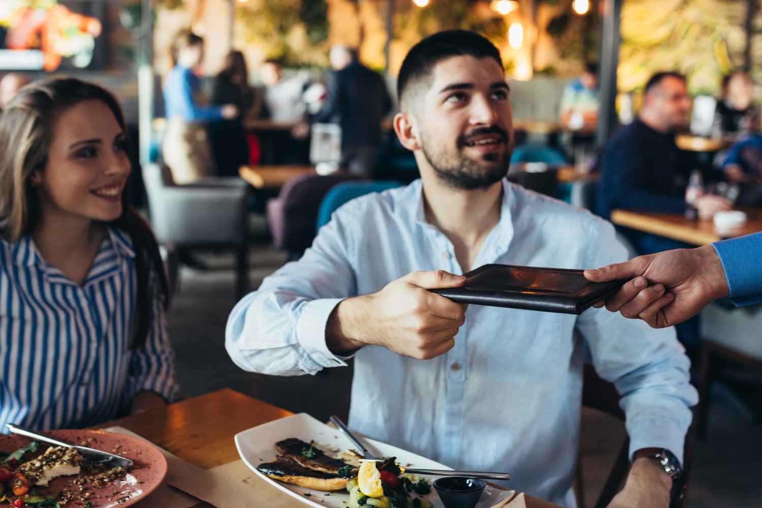 The Benefits of Restaurant Incentive Programs for Employees and Employers
